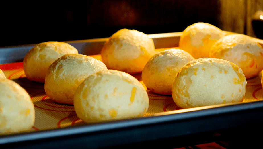 Brazilian Cheese Bread (Pão de queijo), Gluten Free - Curious Cookery